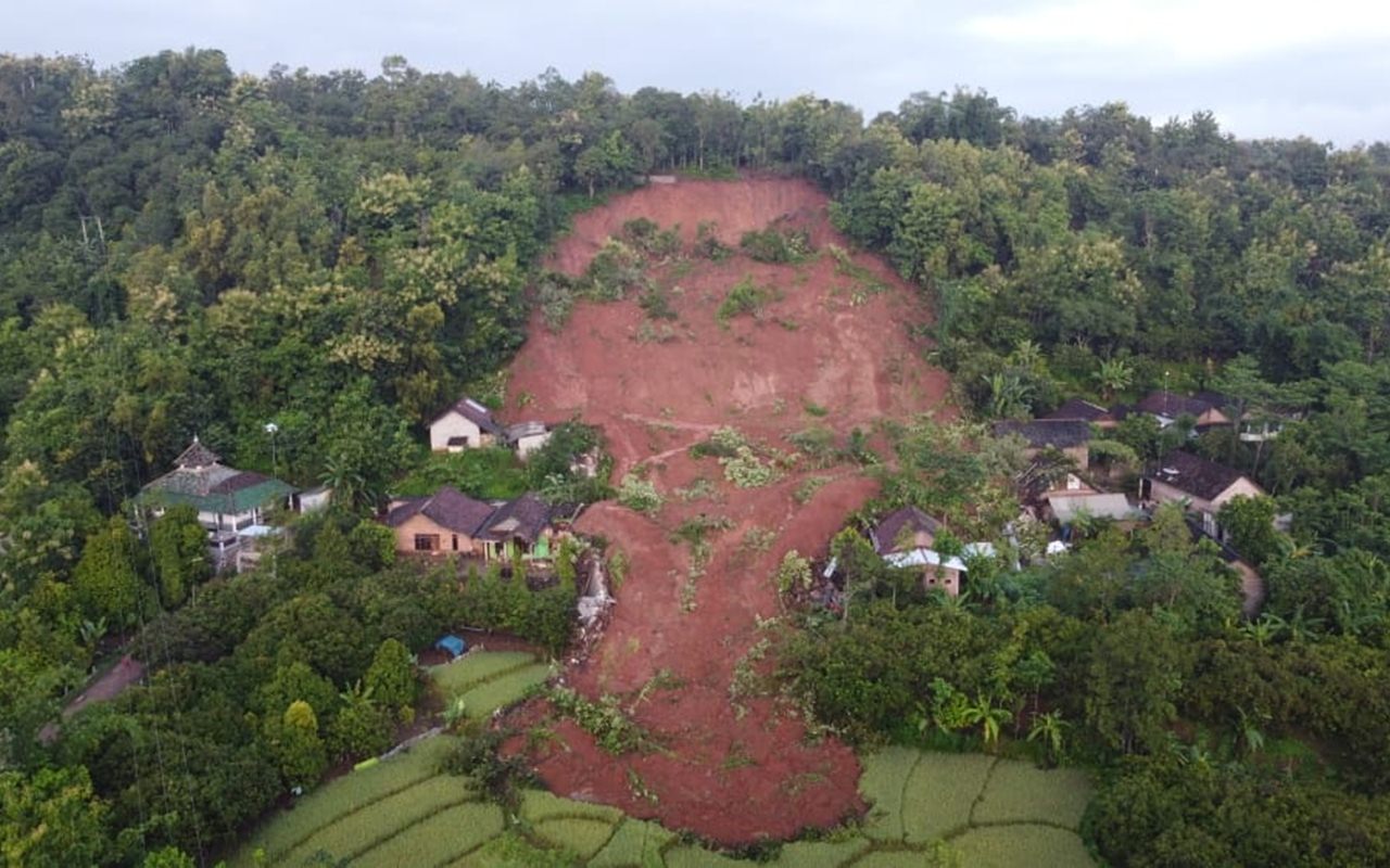 Pray For Nganjuk Trending Topic Imbas Tanah Longsor Mengerikan