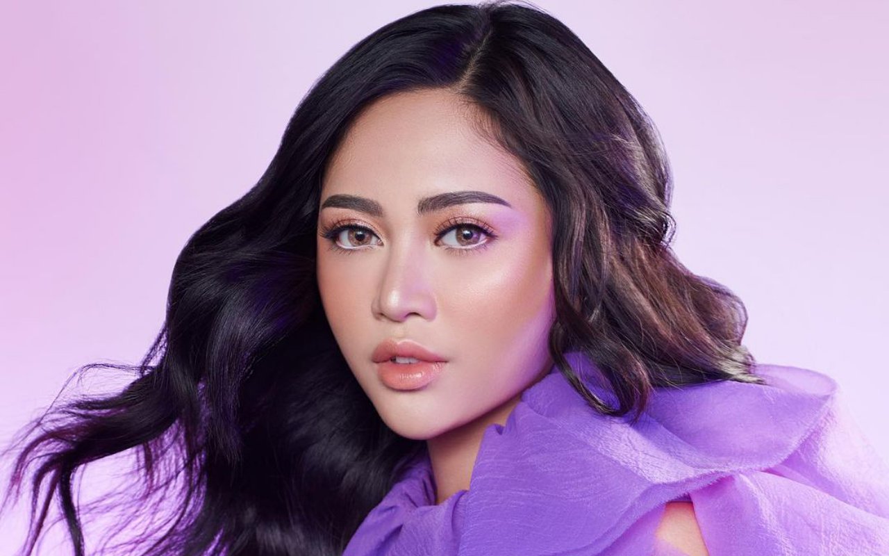 Resmi Jadi Janda, Rachel Vennya Pamer Aura Cantik Berbunga-Bunga ...