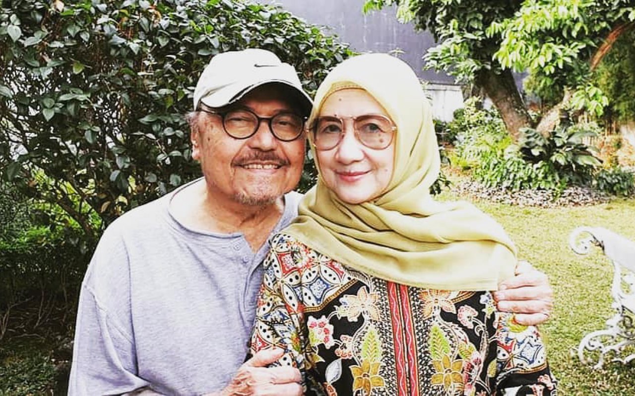 49 Tahun Menikah, Pasangan Artis Muchsin Alatas dan Titiek Sandhora ...