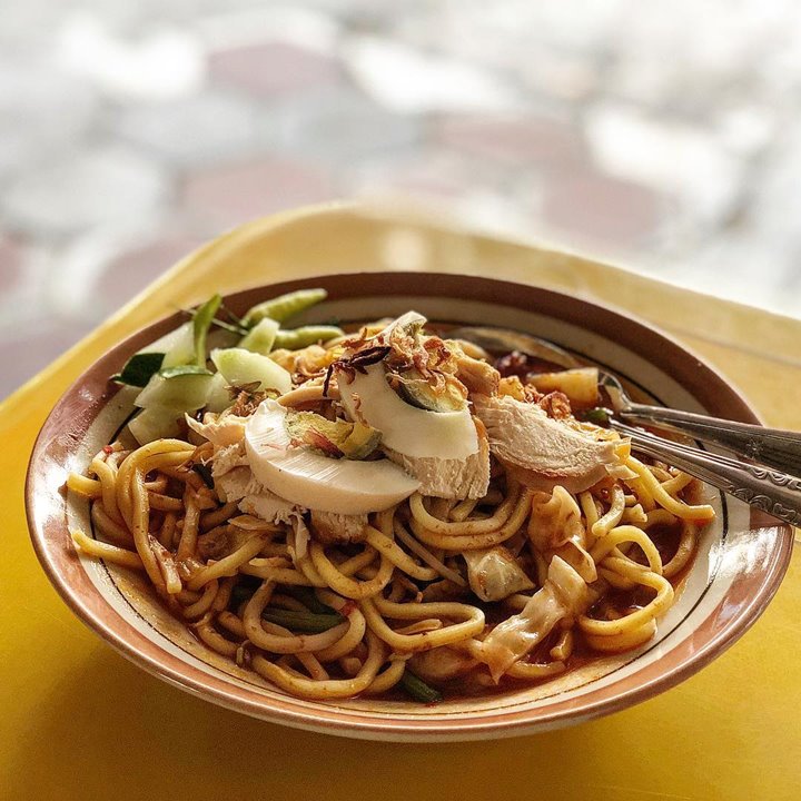 Bakmi Jawa dengan Suwiran Daging Ayam