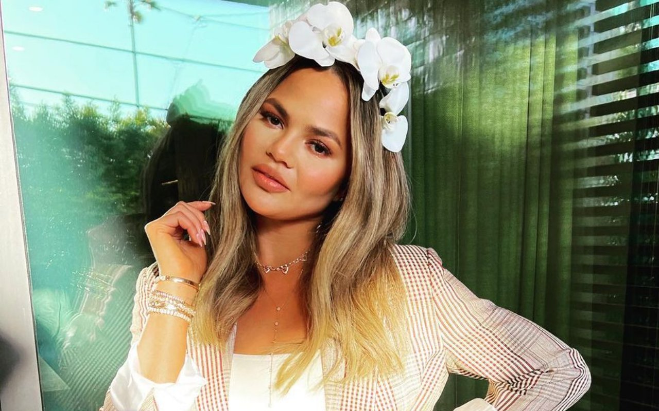 Chrissy Teigen Putuskan Hapus Akun Twitter-Nya, Tak Kuat Dengan ...