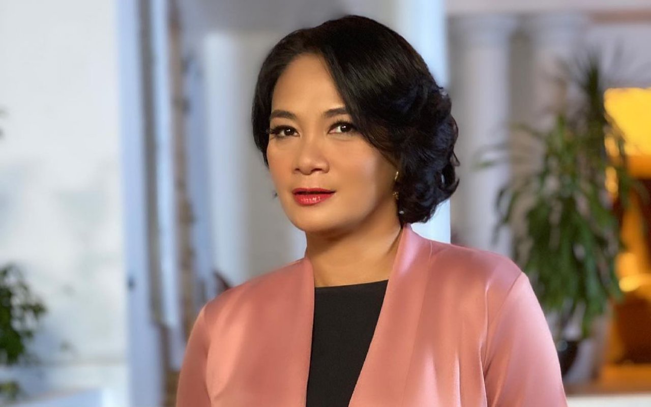 Sempat Ngaku Ribet Pakai Kain Nusantara, Dian Nitami: Sekarang Suka ...