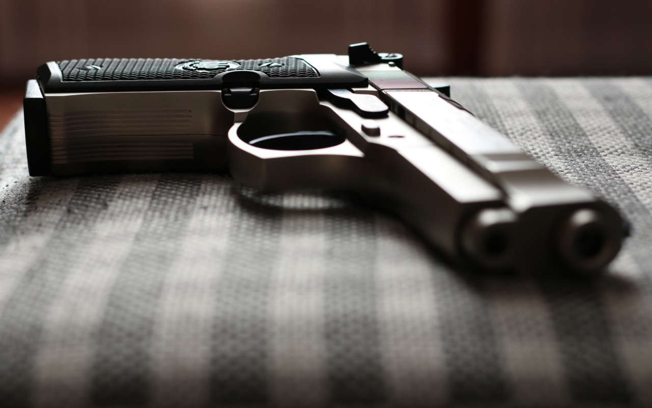 Polisi Pastikan Penyerang Mabes Polri Bawa Senjata Air Gun, Apa Bedanya ...