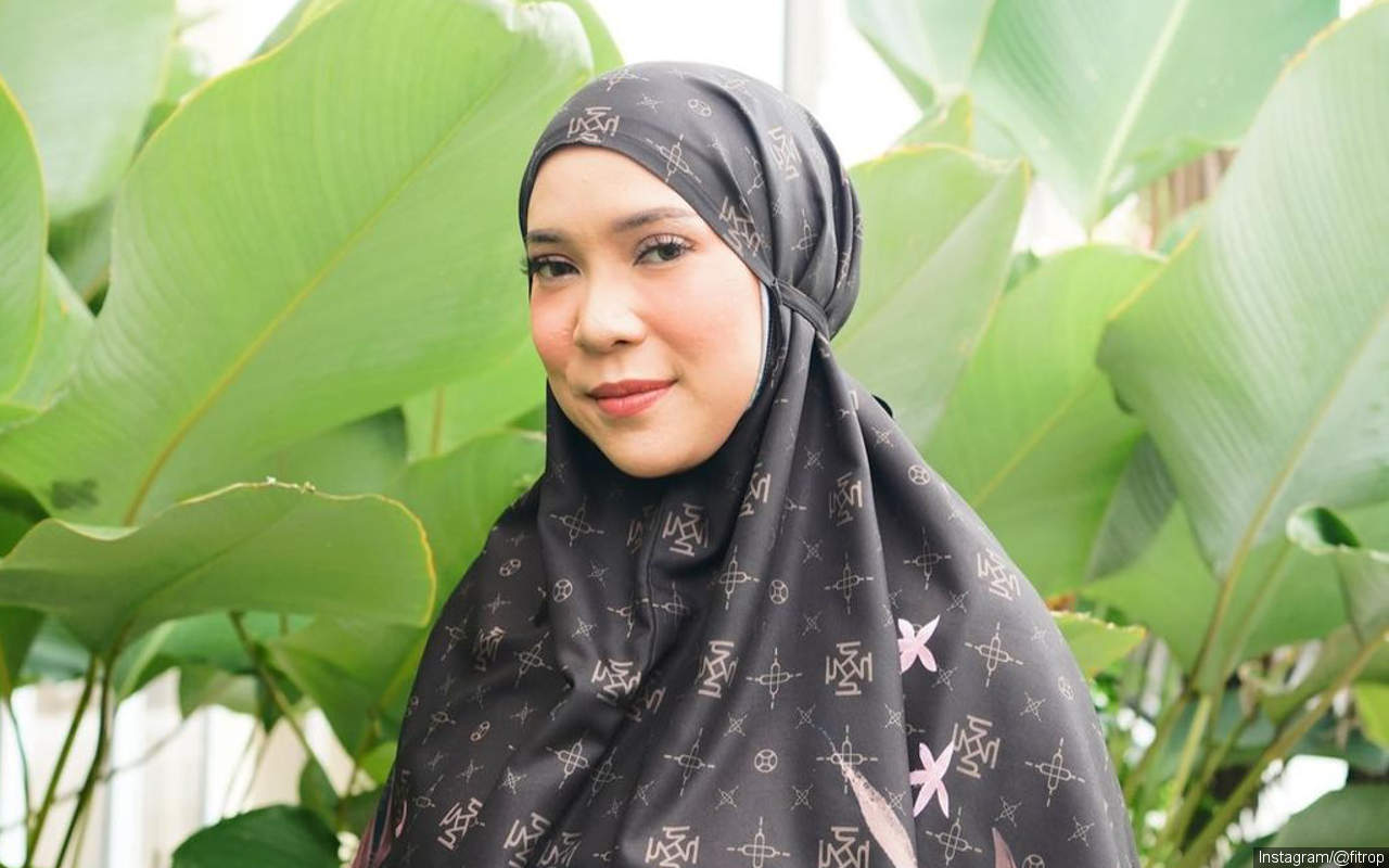 Fitri Tropica Abadikan Momen Suami Ciptakan Lagu Untuk Anak Mereka