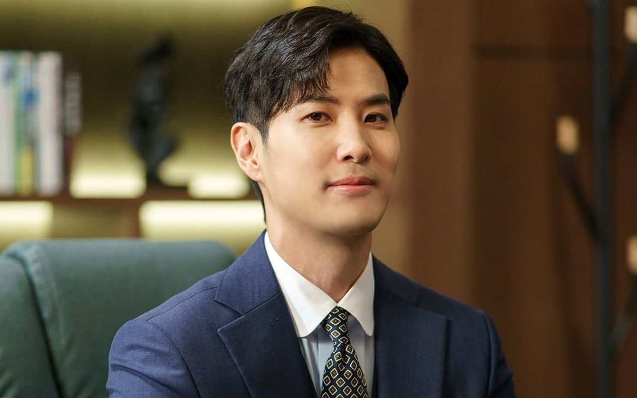 Sinkronisasi Kim Ji Suk Sejak Pertama Syuting 'Monthly House' Tuai ...