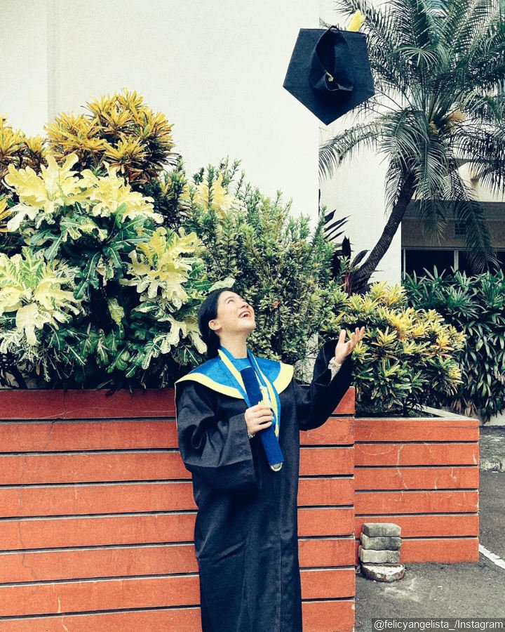 7 Potret Wisuda Felicya Angelista 'Bumil Cantik' Ditemani Suami Tercinta