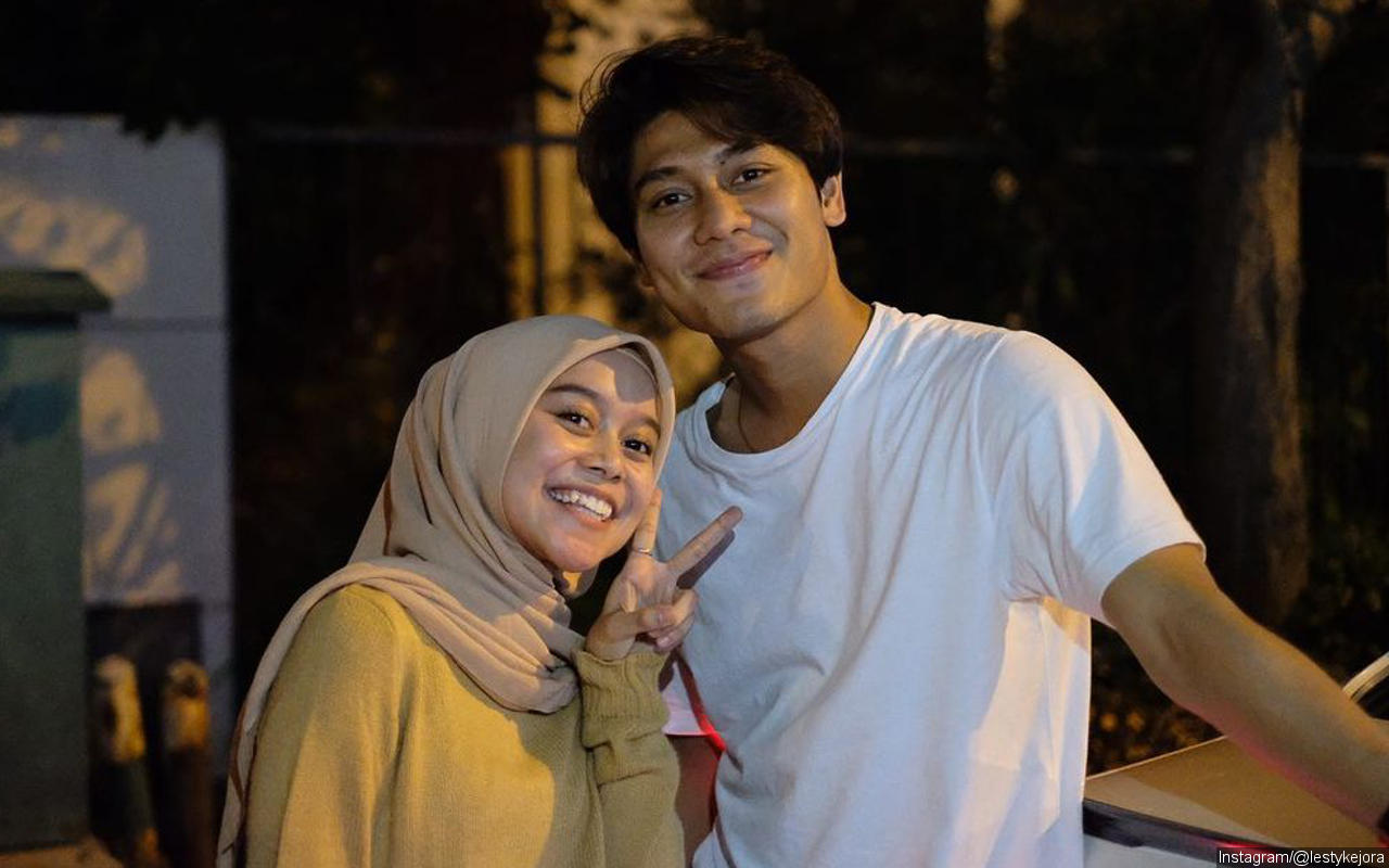 Segera Menikah, 7 Potret Mesra Rizky Billar dan Lesty Kejora Ini Dijamin Bikin Baper