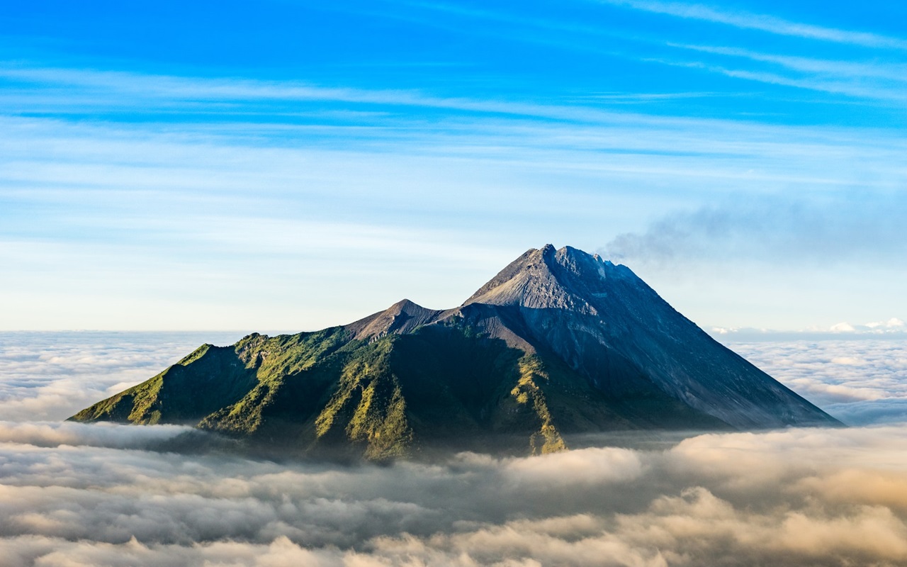 Ini Kata Lapan Soal Cahaya Diduga Meteor Jatuh di Puncak Gunung Merapi