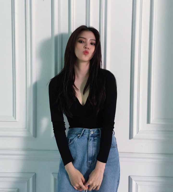 Han So Hee makin seksi dengan pose bibir manyun