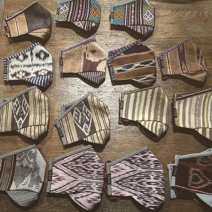 Mendesain masker yang unik