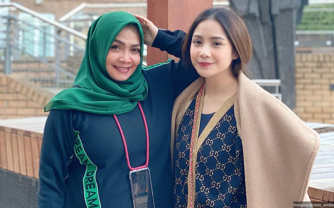 Mama Rieta Pamer Foto Langka Nagita Slavina Semasa Kecil, Diserbu ...