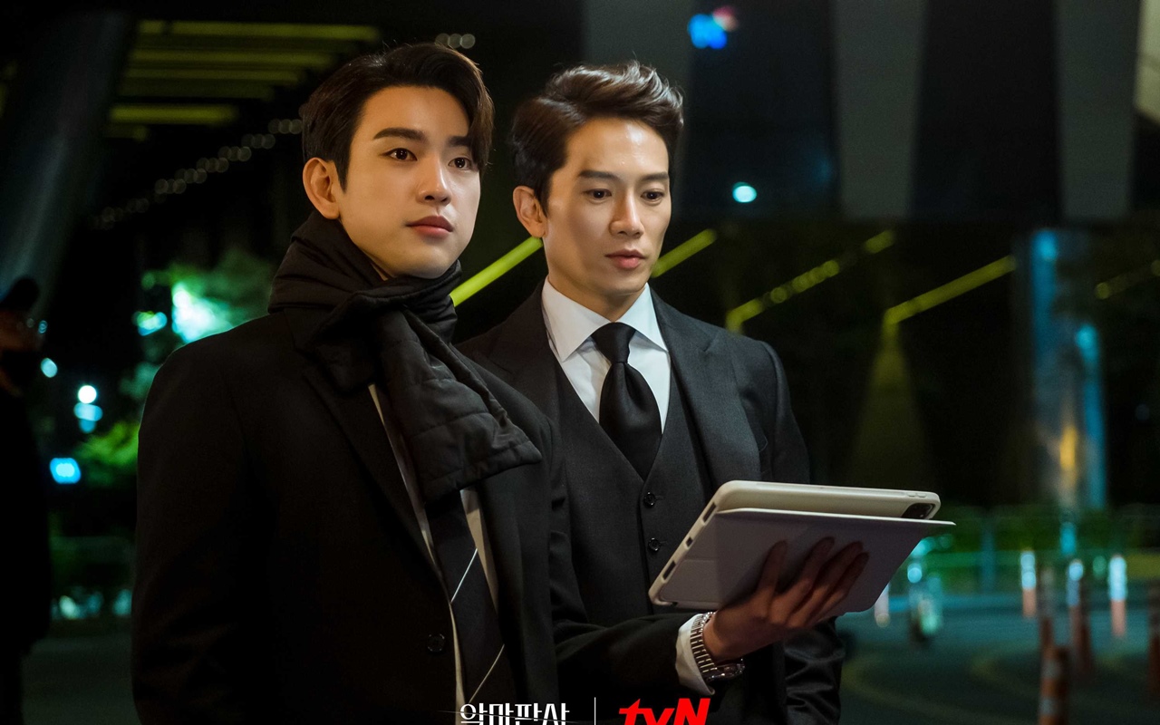 Ji Sung dan Jinyoung GOT7 Ungkap Adegan Favorit di 'The Devil Judge'