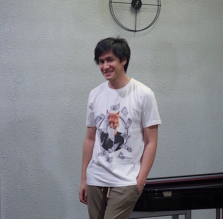 Kevin Dengan Model Rambut Andalannya