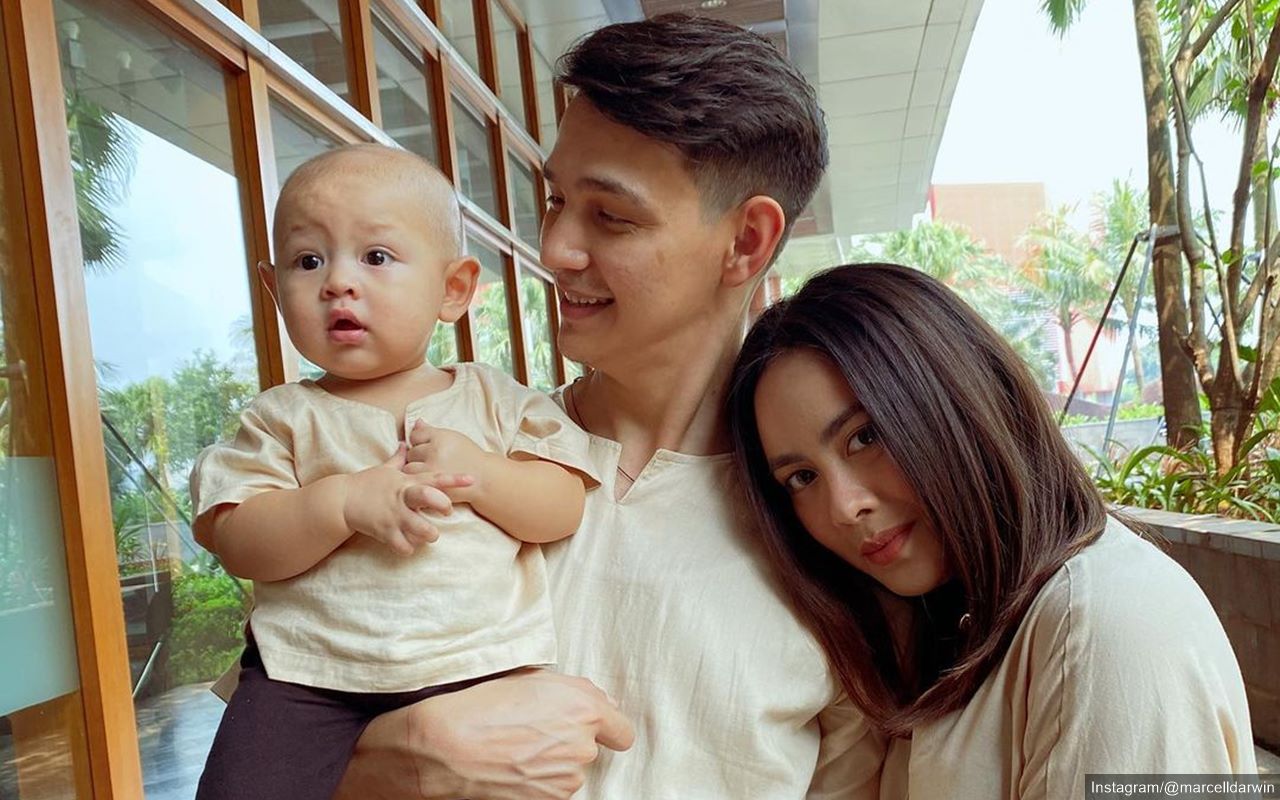 Marcell Darwin dan Istri Nangis Usai Bibir Hingga Kaki Anak Sempat ...