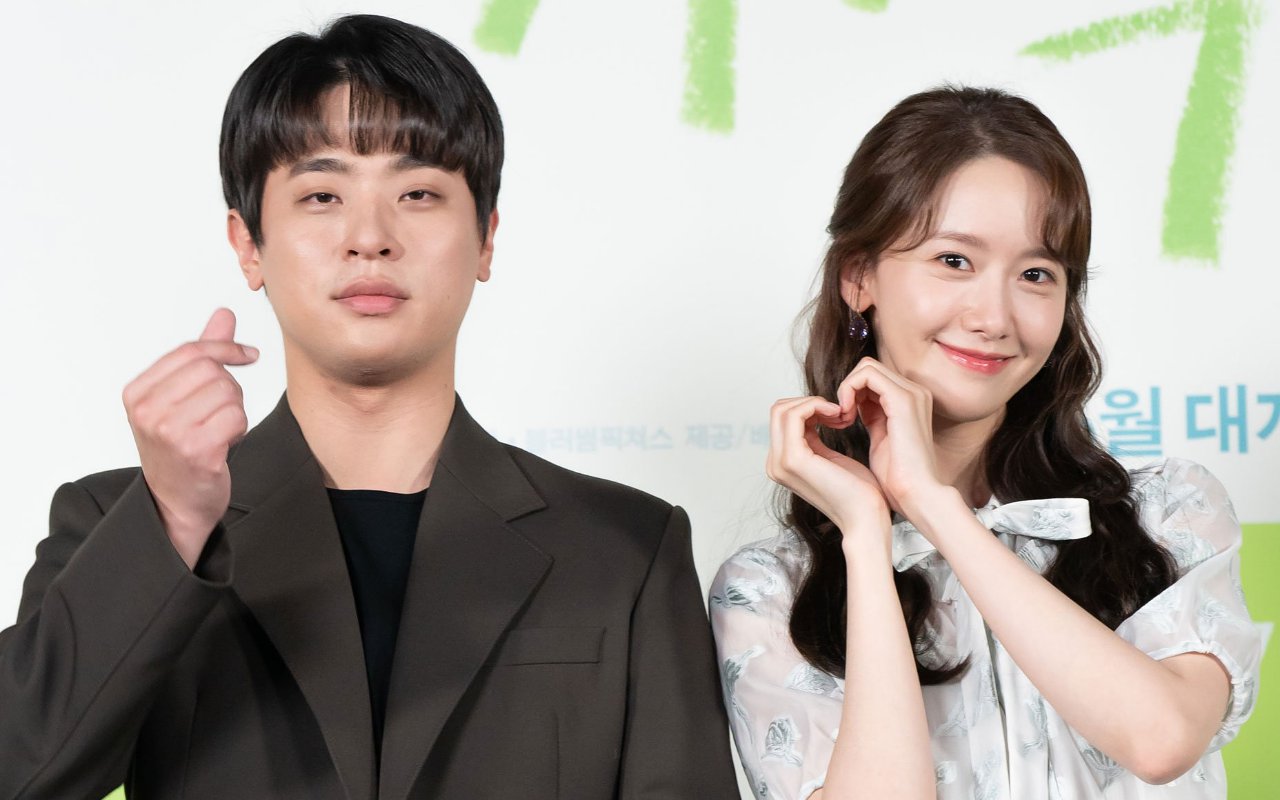Yoona Snsd Dan Park Jung Min Serasi Banget Bak Pasangan Kekasih Di