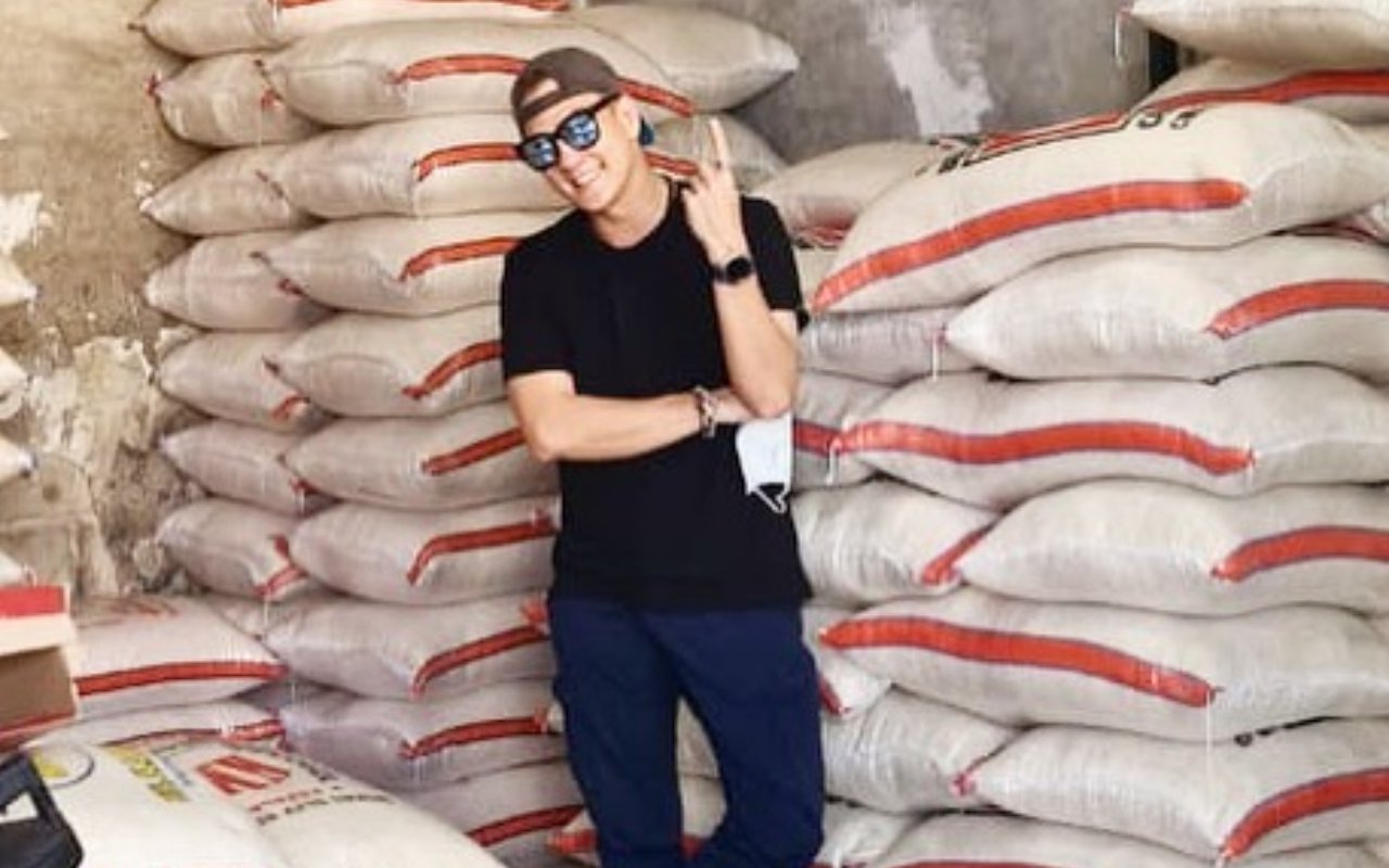 Bertrand Antolin Jawab Rasa Penasaran Fans Soal Wajah Bule Sang Ayah ...