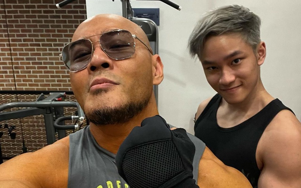 Deddy Corbuzier Bantah Workout Bikin Pendek, Azka Corbuzier Jadi Bukti