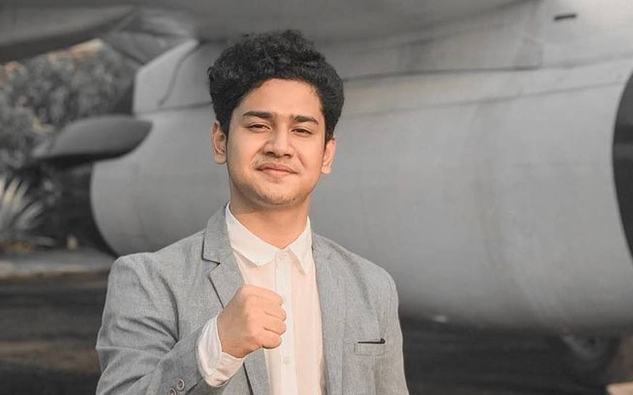 Syakir Daulay Pergi Jumatan Naik Pesawat First Class, Pahala Makin Besar?