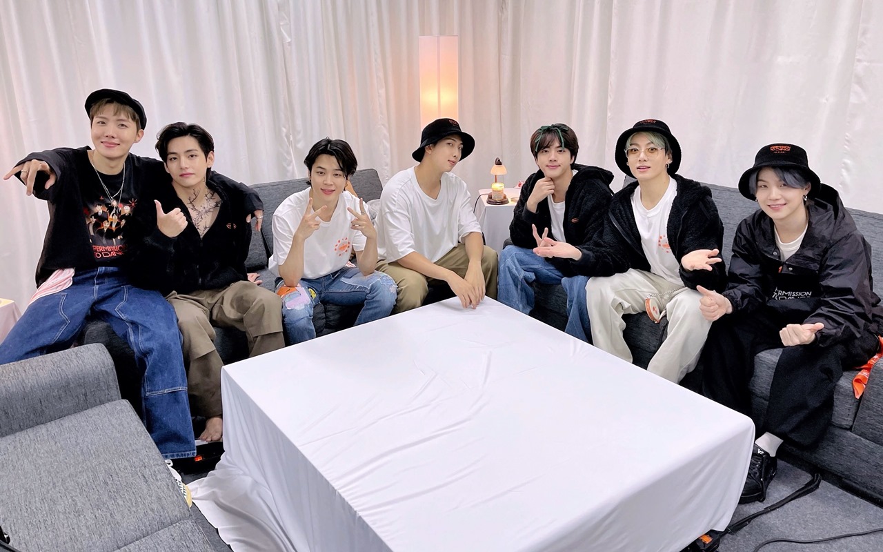 BTS Emosional di Akhir Konser 'PTD On Stage', Jin Khawatirkan Usianya ...