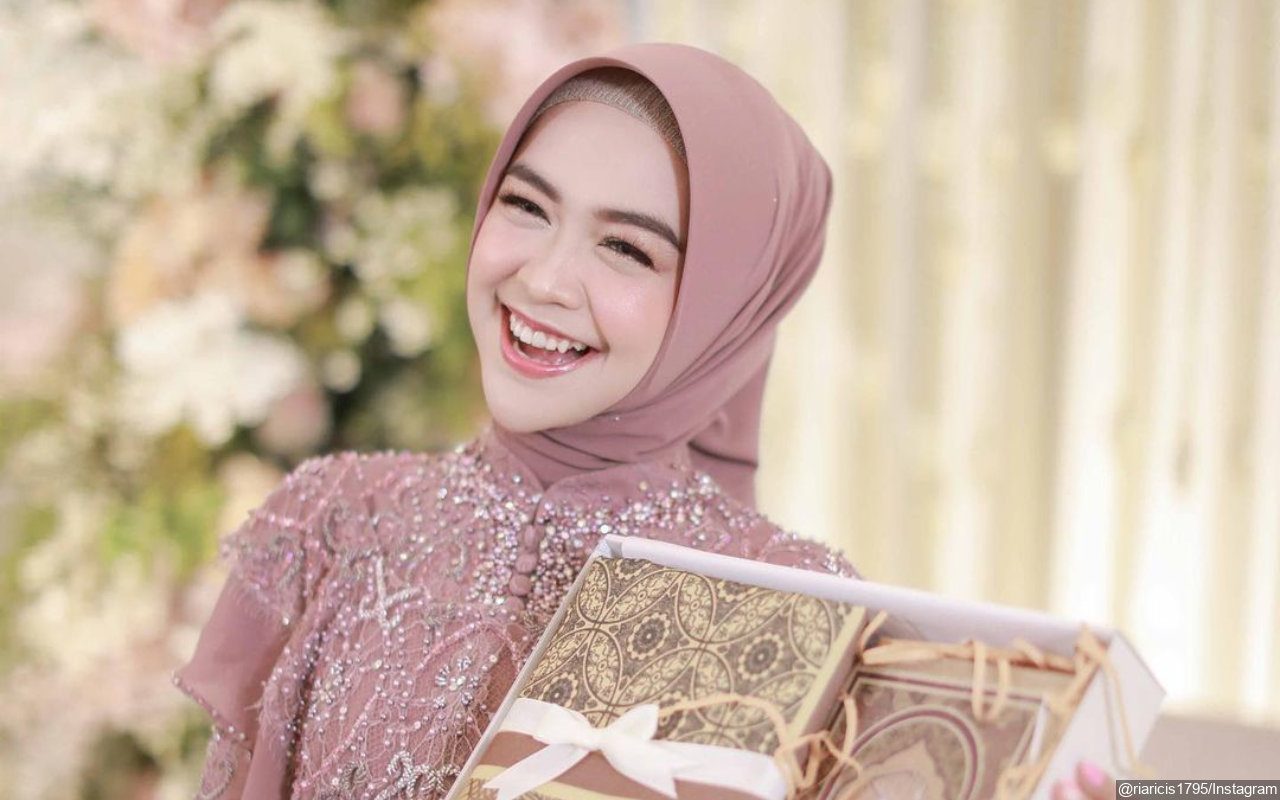 Aura Terus Disorot, Penampilan Ria Ricis Pakai Baju Adat Aceh Dipuji ...