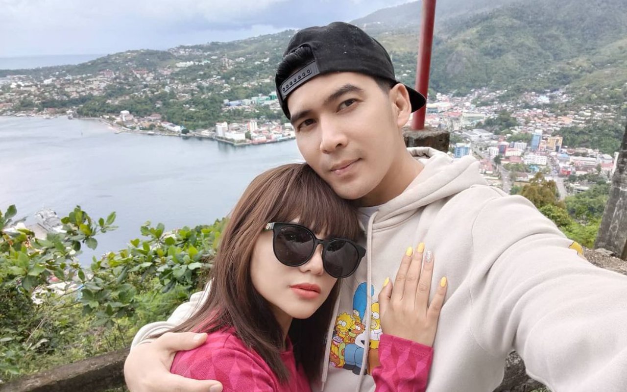 Dinar Candy Unggah Foto Piknik Bareng Ibunda Ridho Ilahi, Interaksi ...