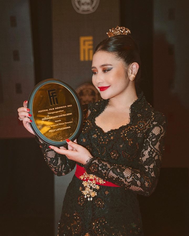 Penghargaan Dalam Dunia Entertainment