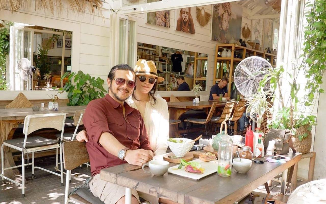 Nikah Diam-Diam, Kisah Ramon Y Tungka Kenal Istri Cantik dari SMP Bukti ...