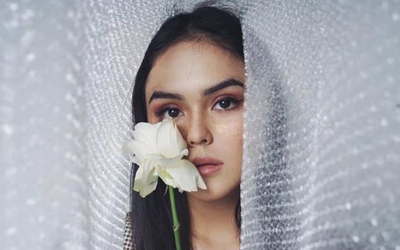 Detik-detik Mengharukan Abu Laura Anna Dilarungkan ke Laut, Netter: Bye ...