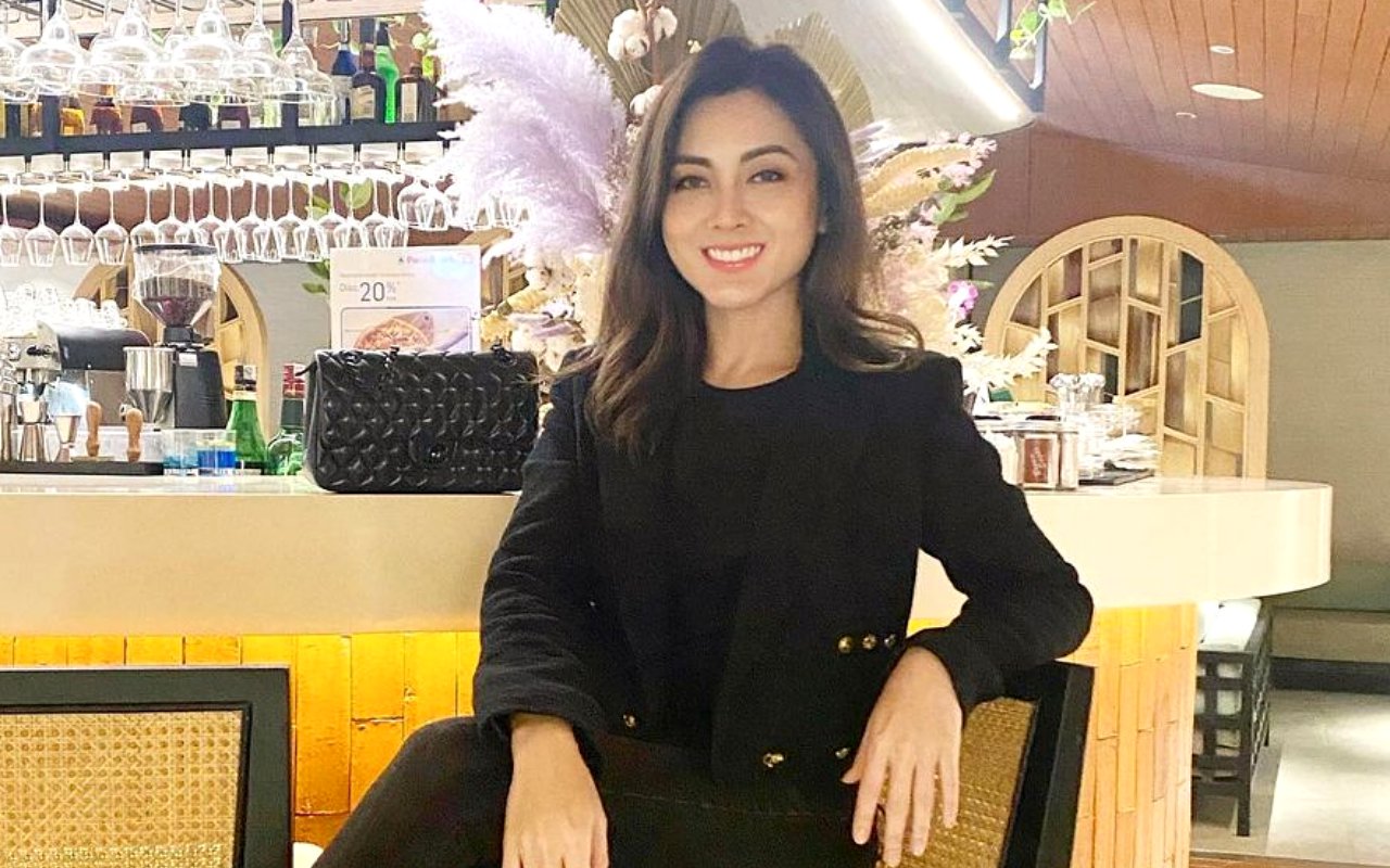 Dhena Devanka Soal Lamanya Proses Cerai Dengan Jonathan Frizzy: Yang ...