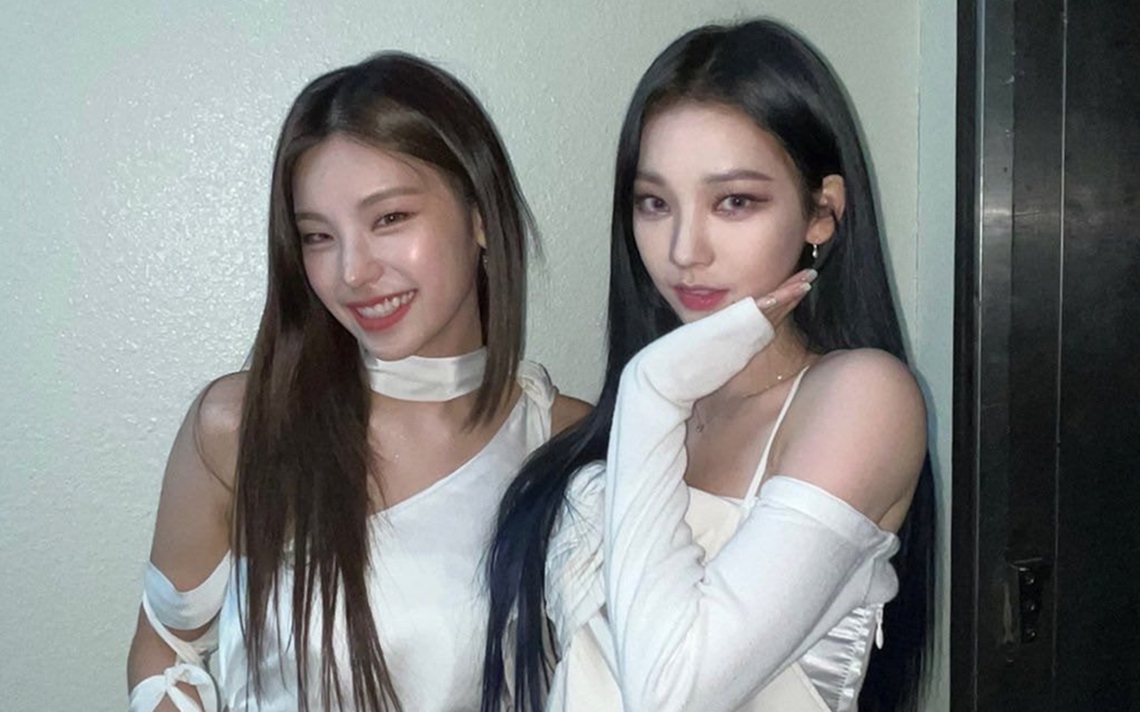 Karina aespa Pamer Selfie Bareng Yeji ITZY, Kombinasi Visual Luar Biasa