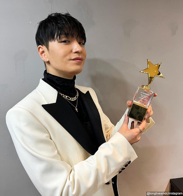 7 Potret Simon D, Rapper Ganteng Yang Viral Karena Dikira Hamil