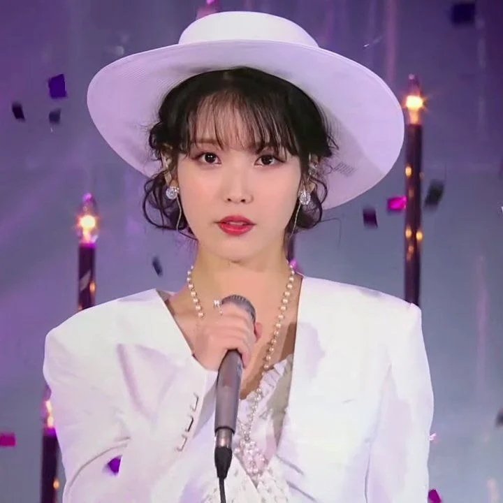 GDA 2022: Sabet Digital Daesang, Dandanan IU Dibilang Jadul