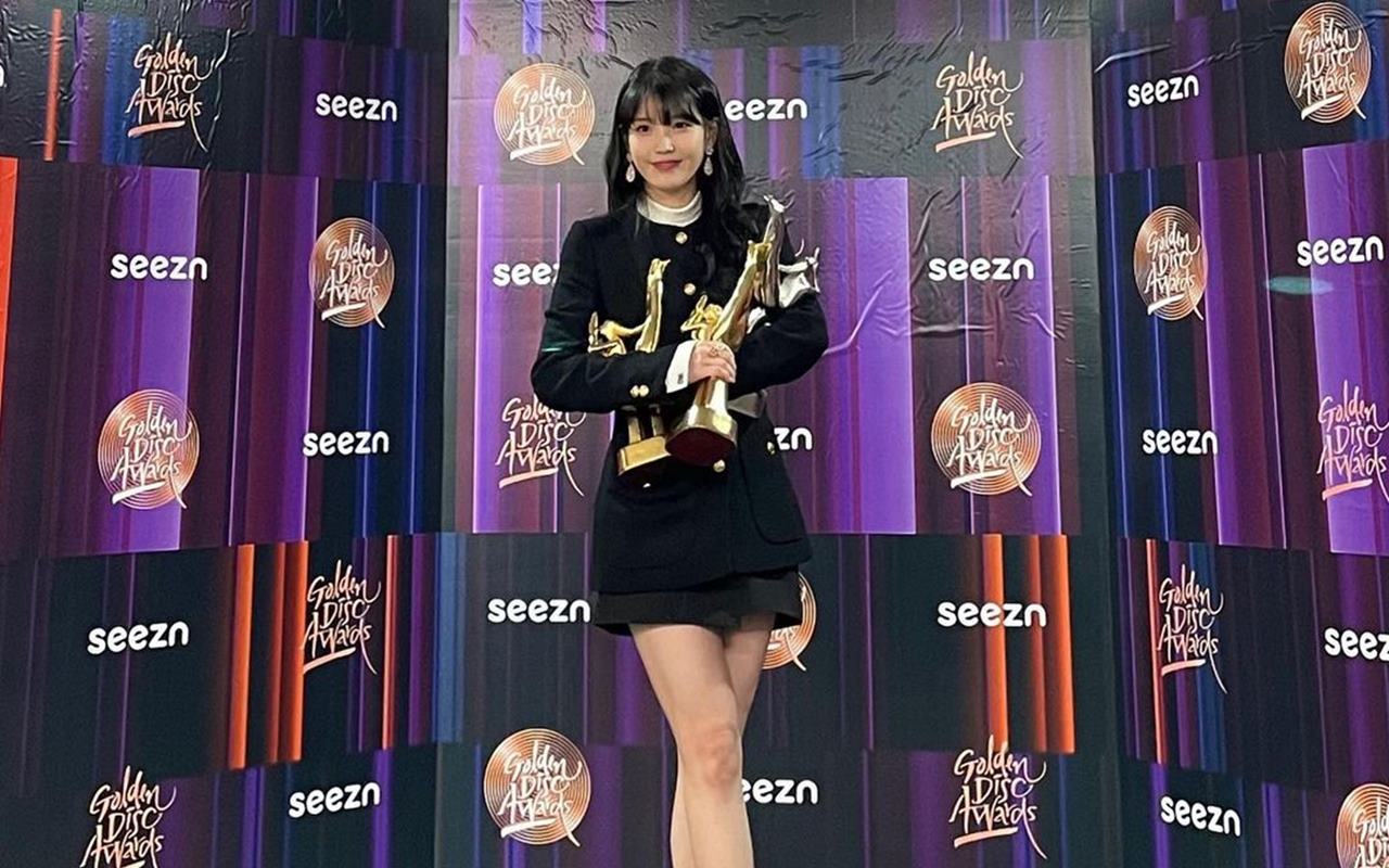 GDA 2022: IU Singgung Fakta 'Celebrity' di Pidato Kemenangan Buat Mewek
