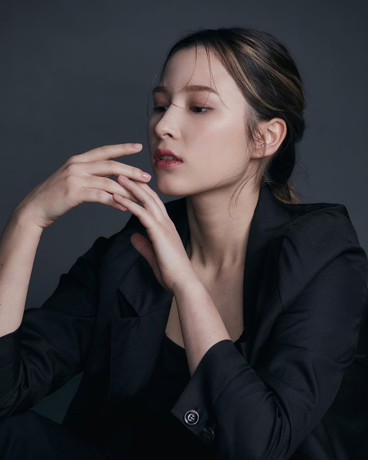 7 Potret Lea Navvab, Si Sulung Dari Huening Family Yang Curi Perhatian ...