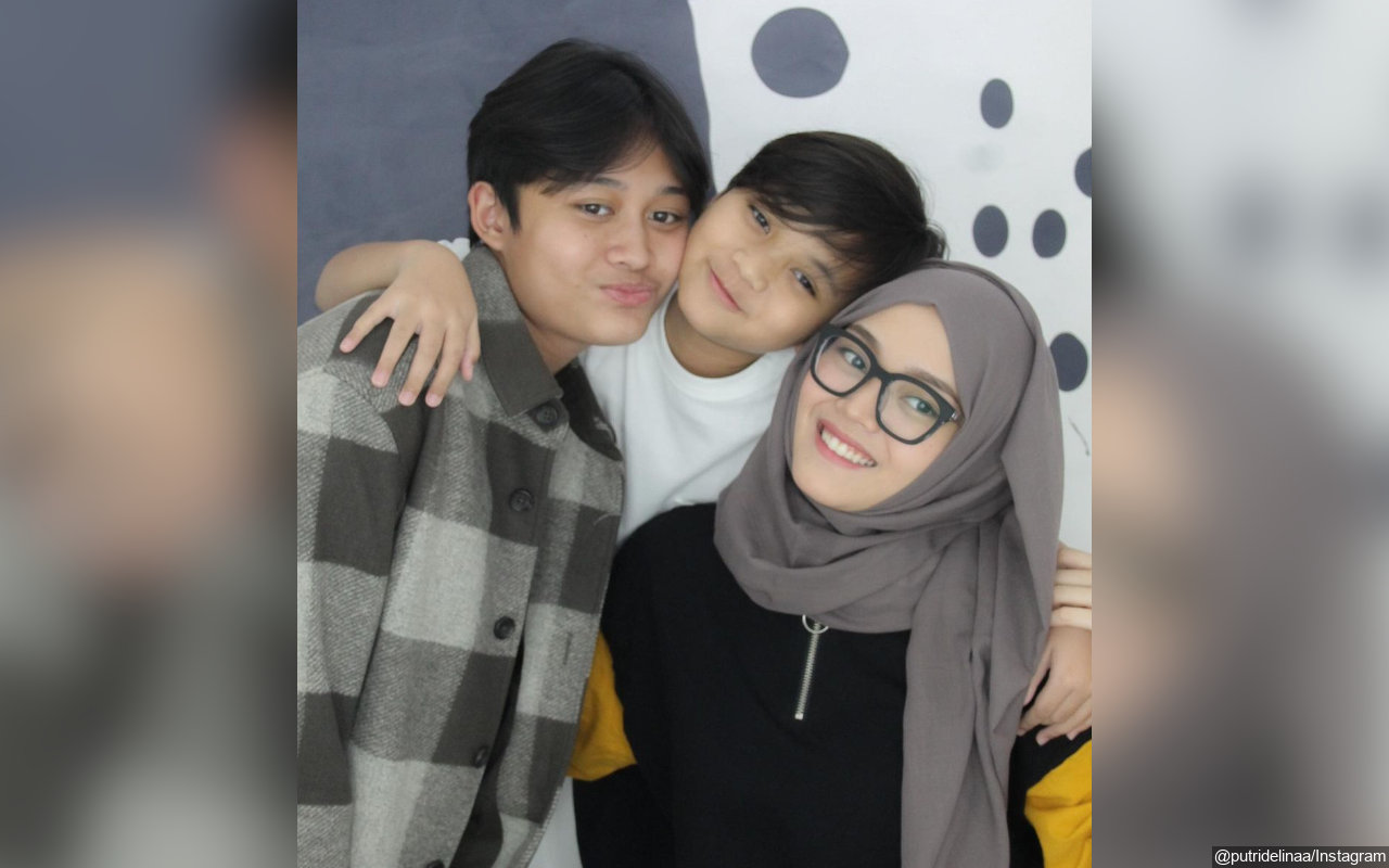 Putri Delina Mesra Bareng Adik Dikira Pacar Baru, Penampilan Glow Up ...