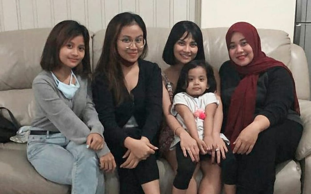 Beredar Foto Masa Kecil Mayang Adik Vanessa Angel, Mirip Gala?