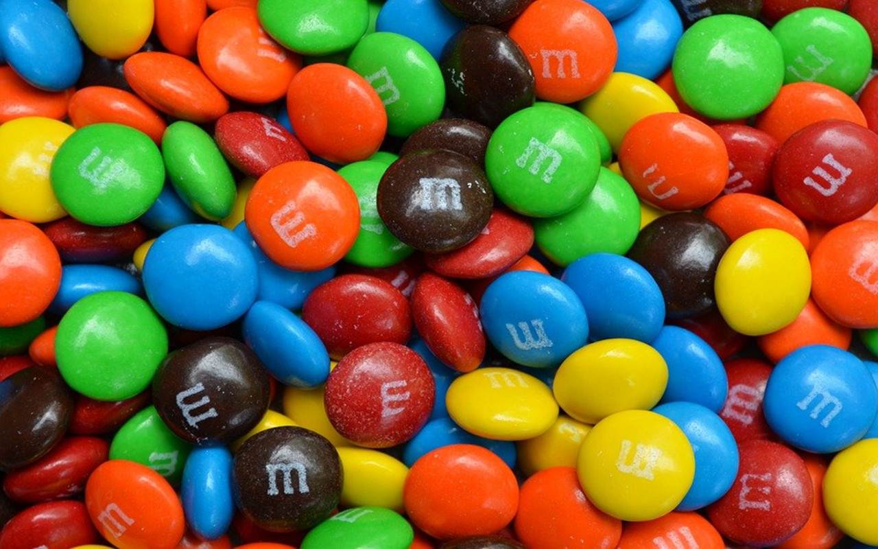 Permen Cokelat M&M's Rebranding, Logo Hingga Sepatu Karakter Ikut Berubah