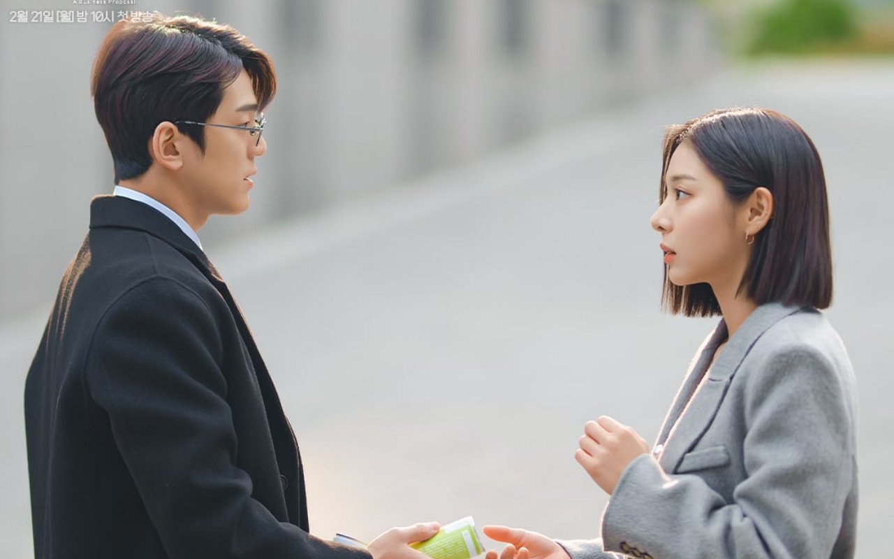 Kim Min Kyu dan Seol In Ah Dibocorkan Alami Pertemuan yang Mendebarkan di 'Business Proposal'
