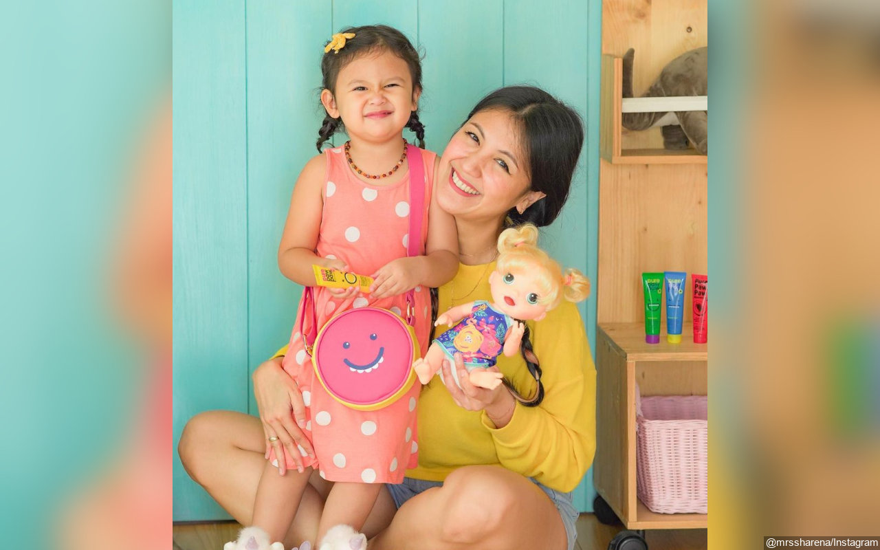 Sharena Delon Bangga Putri Cantik 'Lulus' ASI di Usia 3 Tahun, Bongkar ...