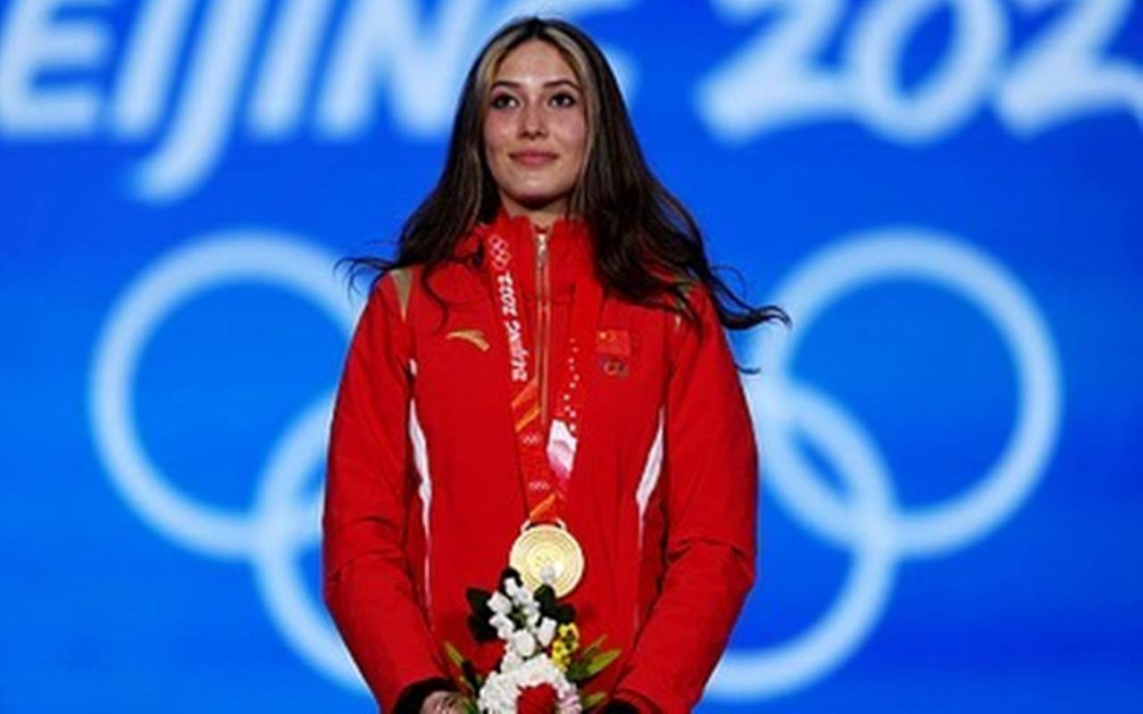 Fakta Menarik Eileen Gu yang Berhasil Kalahkan AS di Olimpiade Beijing ...