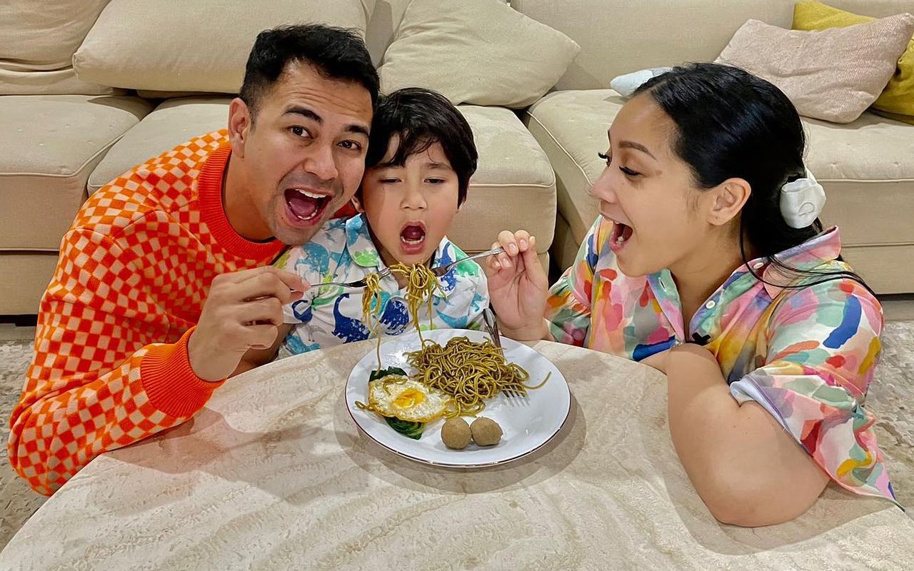 Bikin Syok, Nagita Slavina Bereaksi Begini Saat Rafathar Minta Uang Jajan Ratusan Ribu
