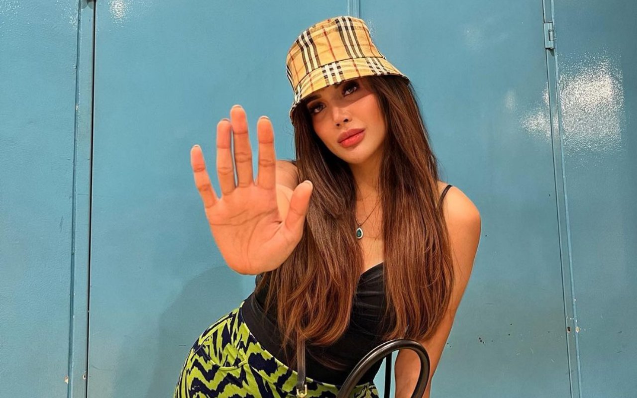 Millendaru Jawab Bijak Soal Fotonya Saat Salat Dituding Settingan ...