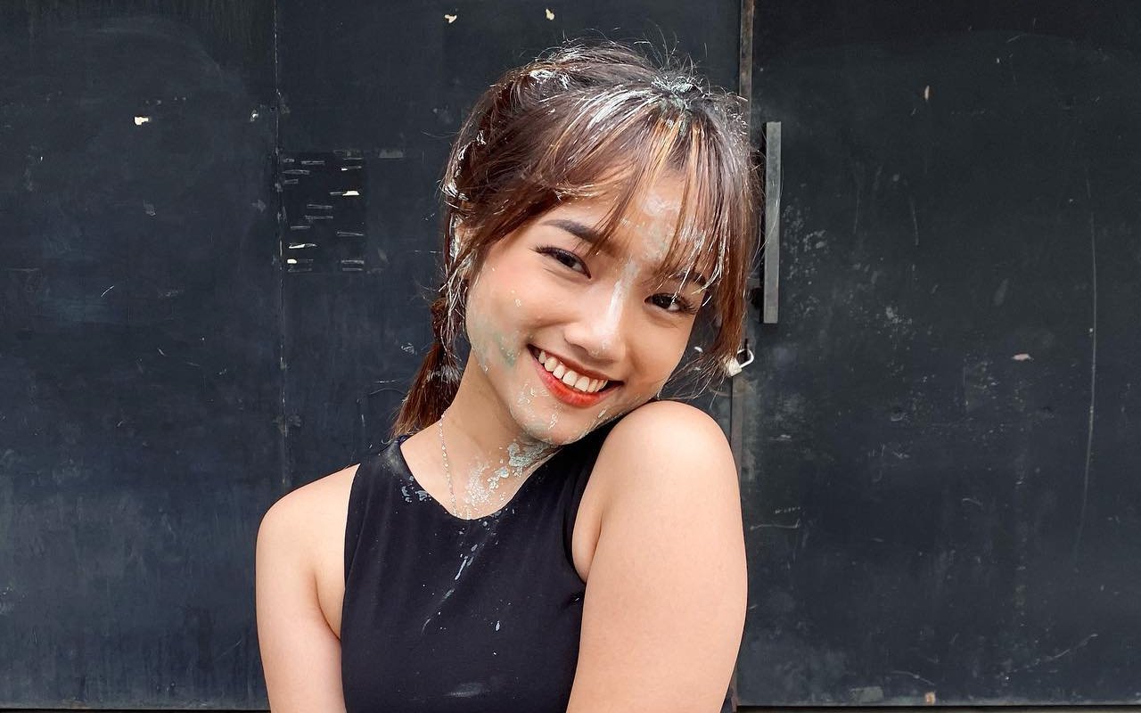 Fuji Tak Bisa Ikut Rombongan ke Paris, Sang Ibunda Ungkap Alasannya