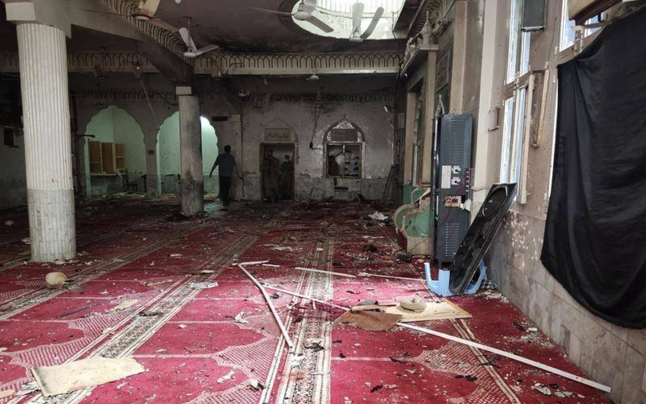 Ledakan di Sebuah Masjid Syiah Pakistan Tewaskan Sedikitnya 45 Orang ...