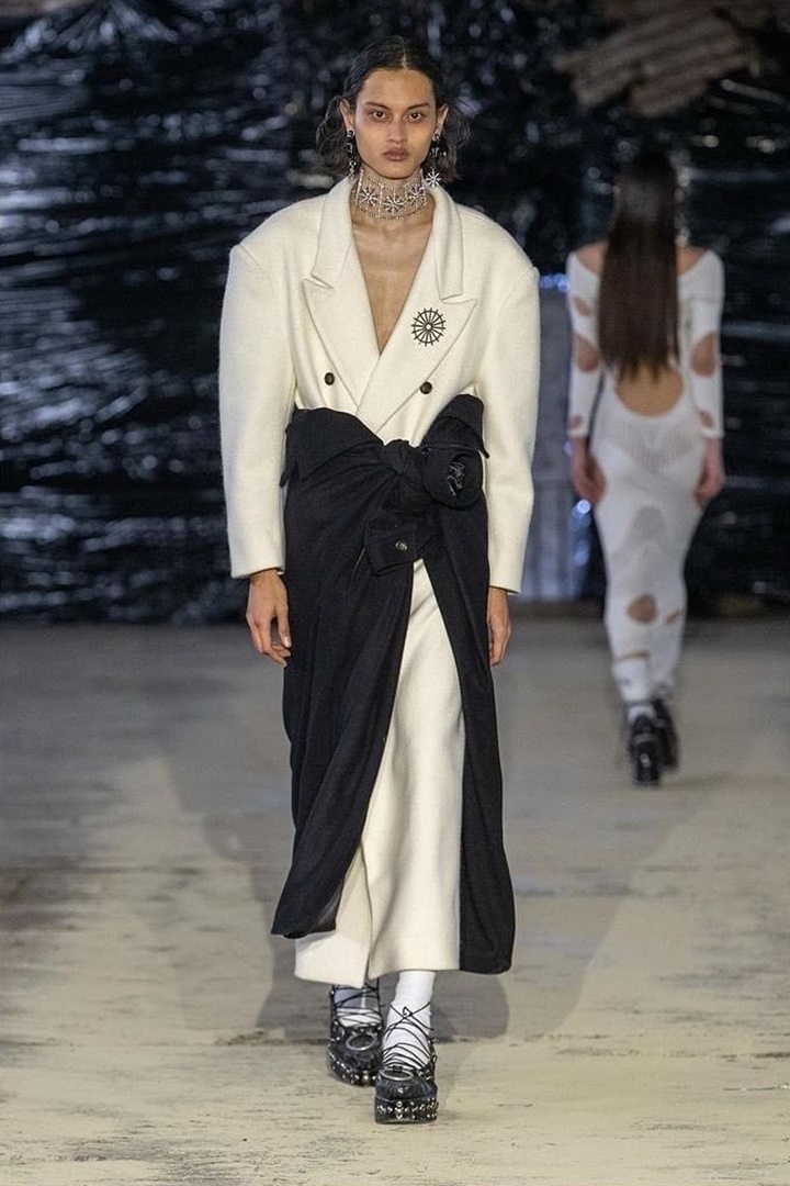 8 Potret Rizal Rama Badass Catwalk, Model Indonesia Yang Tampil Di ...