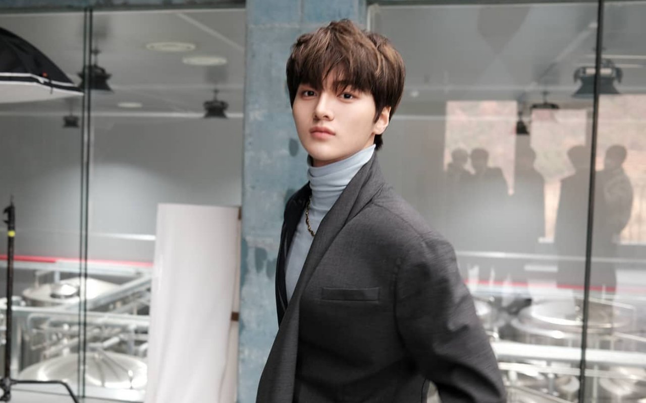 Photocardnya Viral, Intip 10 Potret Cha Junho DRIPPIN Yang Tak Kalah Bikin Speechless