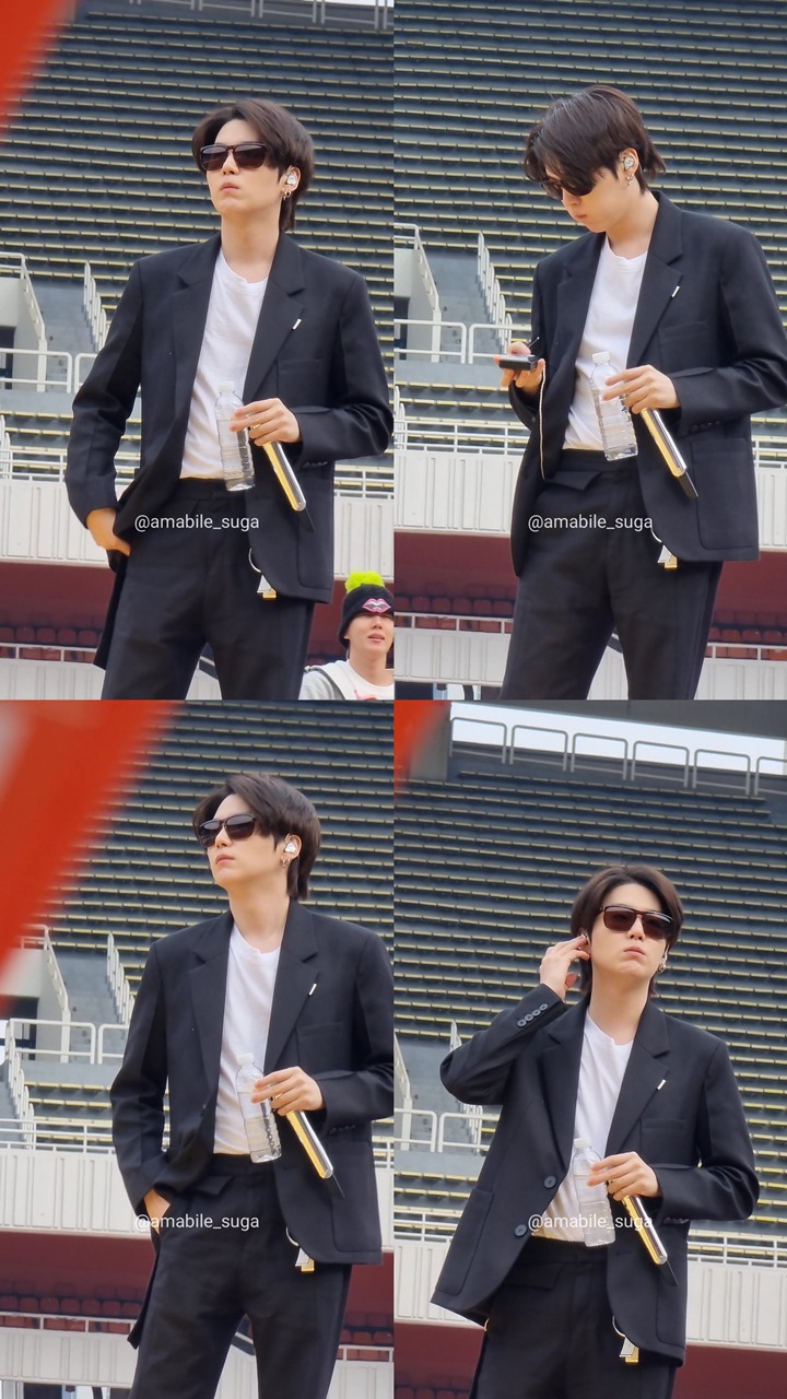 Ganteng Banget, Gaya Keren Suga BTS Saat Sound Check Konser Bikin Oleng