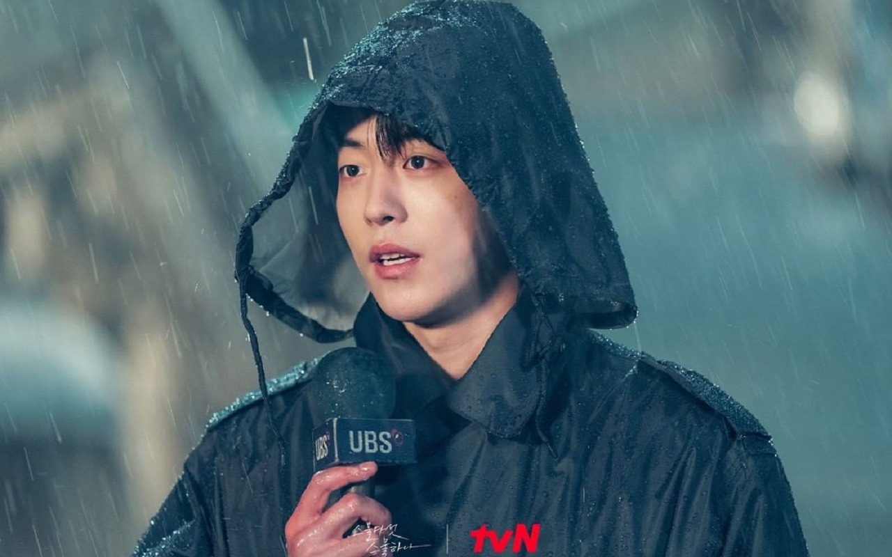 Akting Nam Joo Hyuk sebagai Reporter di 'Twenty-Five, Twenty-One ...