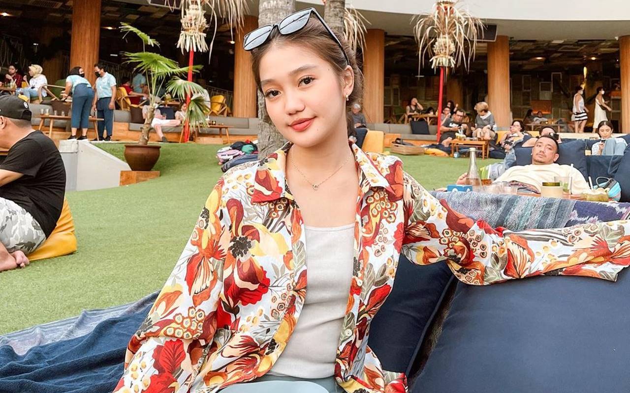 Chandrika Chika Pamer Momen Bobo Bareng 'Sugar Daddy', Cari Panggung Untuk Pengalihan Isu?