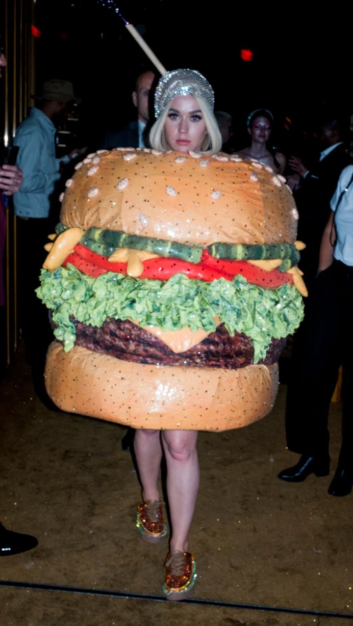 Desainer Tom Ford Sindir Kostum Burger Katy Perry Di Met Gala 2019 Tak ...